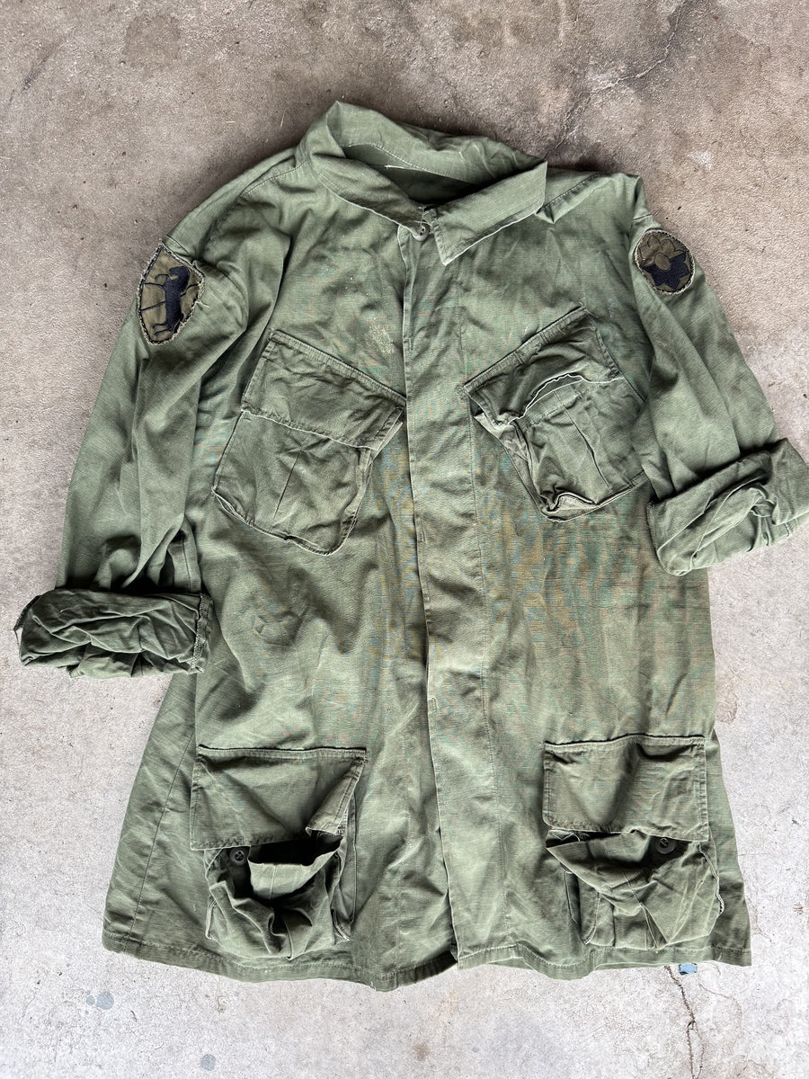 U.S. Vietnam 3rd Pattern Jungle Fatigue Jacket with Unit Patches. Larg ...