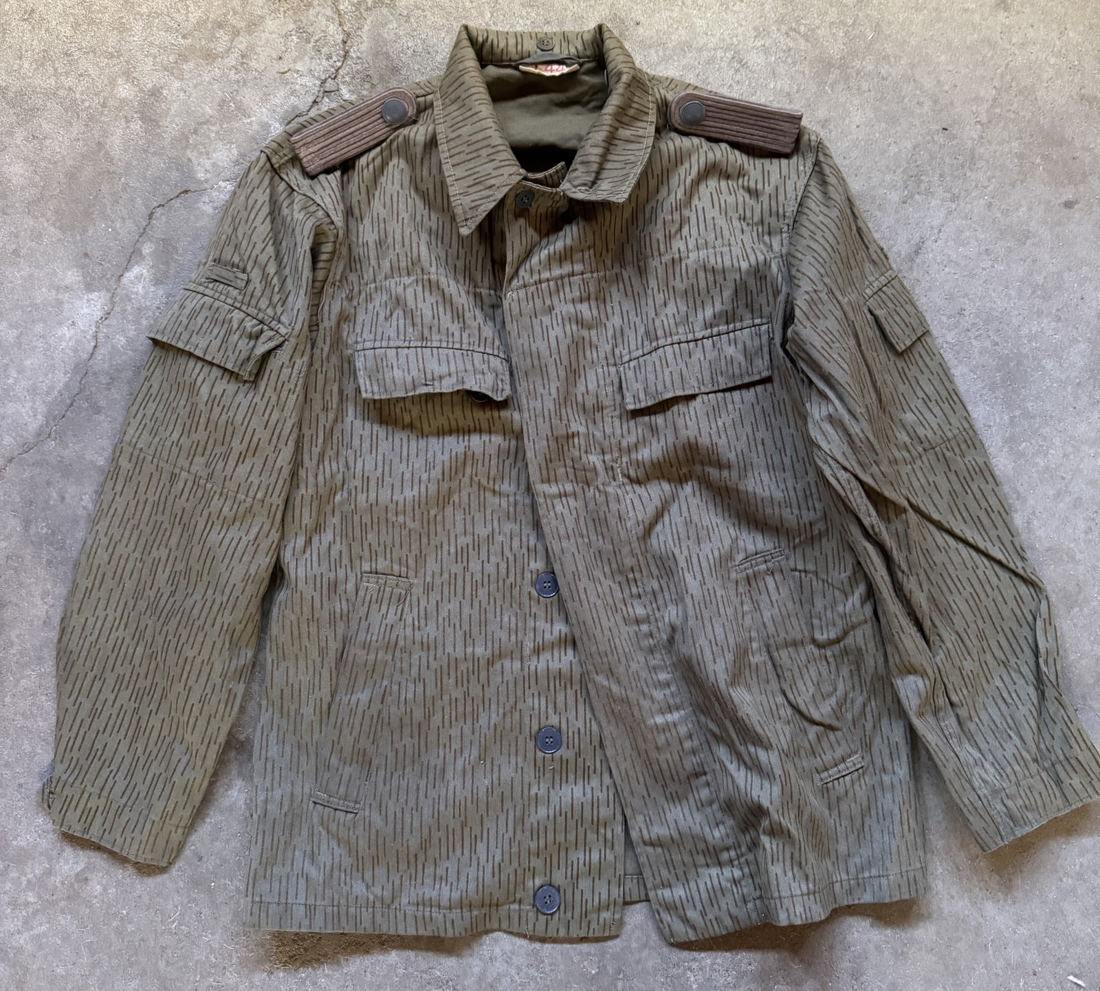 East German Strichtarn Field Shirt- Size K44- Leutnant Rank #1 – Mike's ...