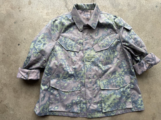 WW2 German Oak B Faded Camo BDU Top. Size 54" Chest. – Mike's Militaria